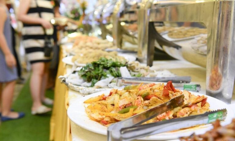 Mách bạn 3 địa chỉ buffet chay Tân Phú siêu ngon và chất lượng | Xanh SM