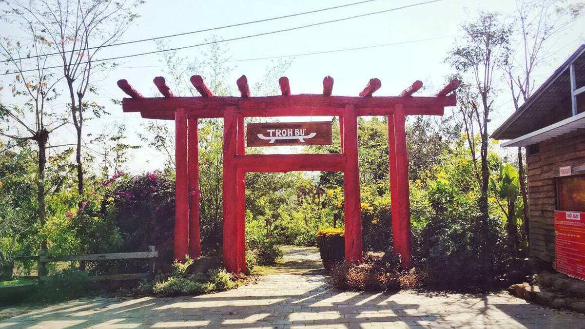 Khám phá vẻ đẹp khu du lịch sinh thái Troh Bư - Buôn Đôn | Xanh SM