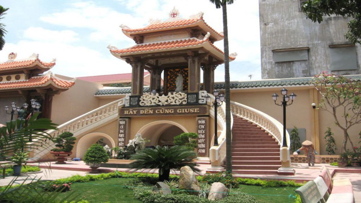 Đền Công Chính - Đền Thánh Giuse linh thiêng ban nhiều ơn gọi | Xanh SM