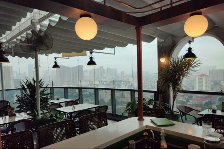 13 quán cafe Hoàng Quốc Việt có view đẹp và cà phê ngon | Xanh SM