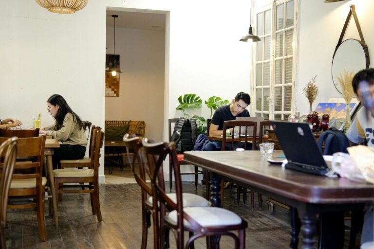 Top 18 quán cafe Ba Đình nổi bật – Đồ uống ngon, không gian chill | Xanh SM