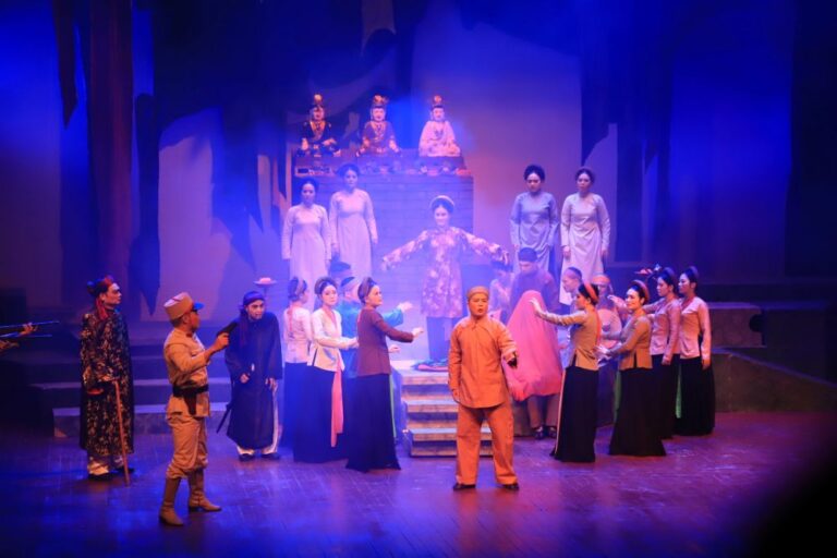 Nhà hát chèo Việt Nam - Nơi gìn giữ nghệ thuật chèo truyền thống | Xanh SM