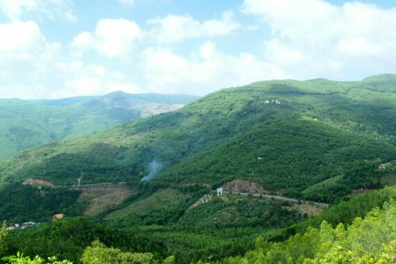 Núi Xuân Vân Quy Nhơn - Hành trình khám phá 'nóc nhà' Ghềnh Ráng | Xanh SM