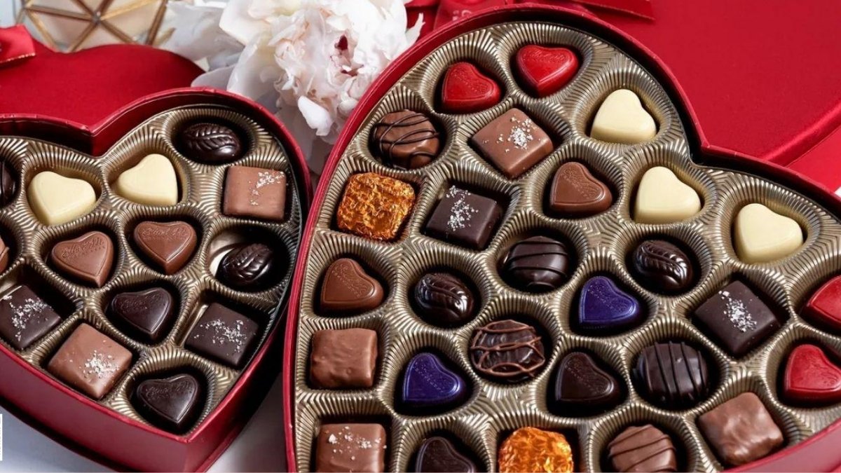 Quà Valentine 2025 ý nghĩa để tặng cho Người Yêu, Vợ, Chồng | Xanh SM