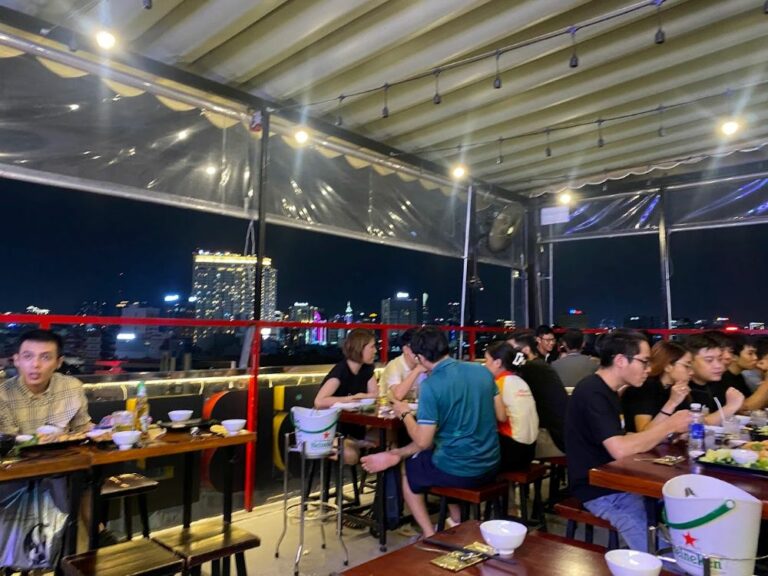Lưu ngay 9 rooftop Quận 3 cực chill view bao trọn thành phố | Xanh SM