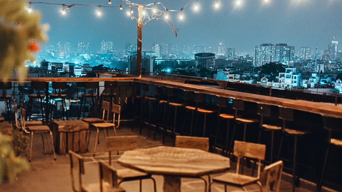 Trăng Non Rooftop: Chill hết nấc, ngắm trọn thành phố về đêm | Xanh SM