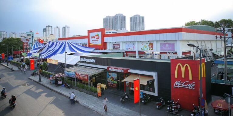 Top 10 siêu thị lớn nhất Sài Gòn: Mua sắm, ăn uống & vui chơi | Xanh SM